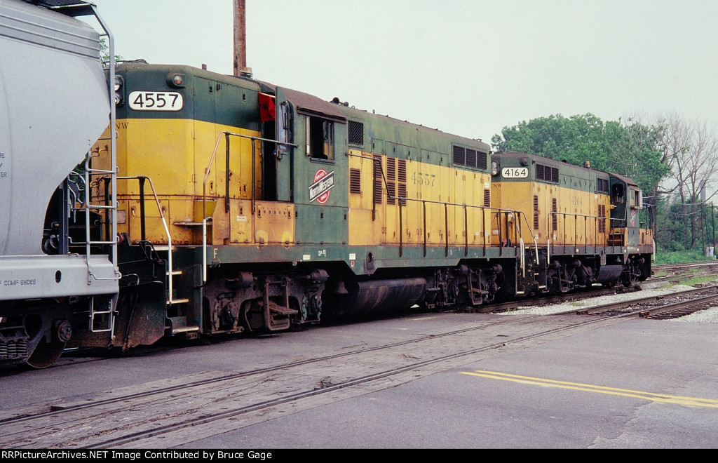 CNW 4557